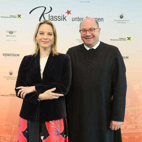 Elīna Garančaj und Pater Pius bei der Pressekonferenz 2025 / Katharina ...